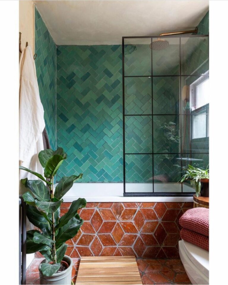 Herringbone Bathroom Tile Ideas - 21 ways to work the statement tile ...
