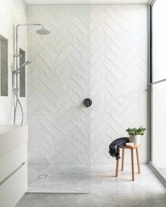 Herringbone Bathroom Tile Ideas - 21 ways to work the statement tile ...